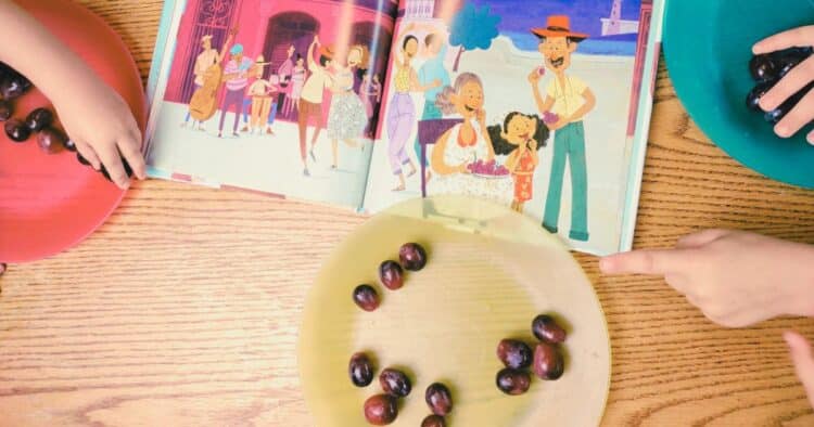 12 Grapes New Years Tradition – A Fun, Wish-Making Tradition